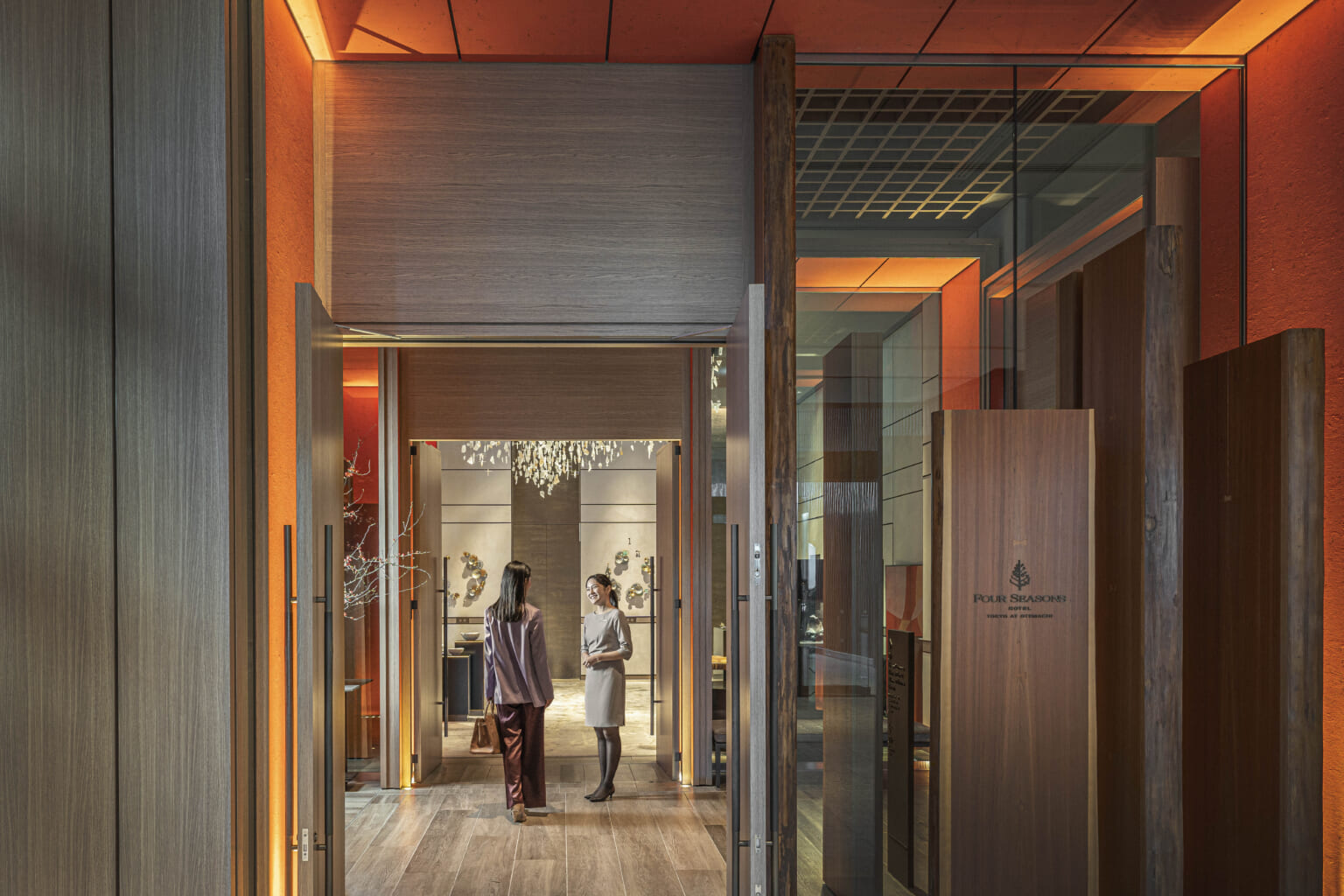 PIGNETO: 90 Mins Free Flow and CANAPE at Four Seasons Hotel Tokyo at ...