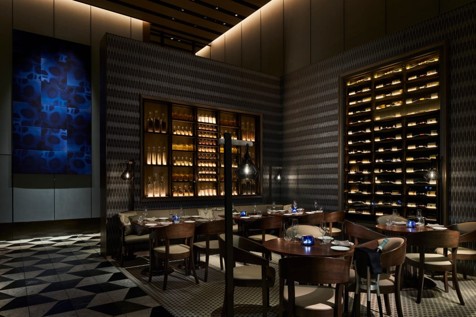 PIGNETO: 90 Mins Free Flow and CANAPE at Four Seasons Hotel Tokyo at ...